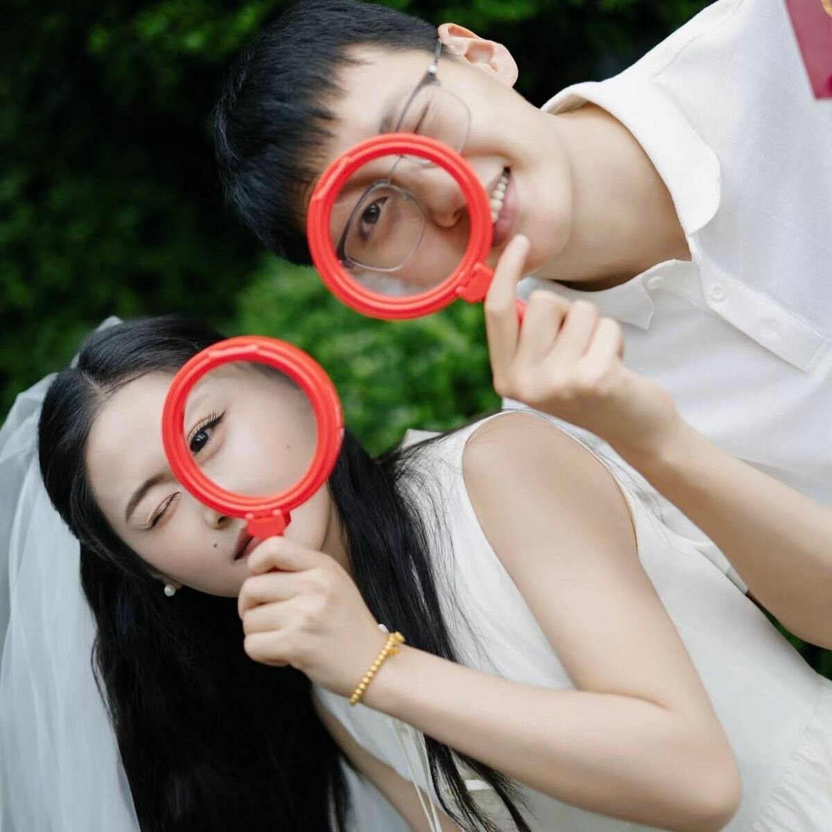 Ручное зеркало-шутка с увеличительным эффектом, выпукло-вогнутое зеркало, незаменимый аксессуар для невест на свадьбах, забавное зеркало для фотографий при регистрации брака.