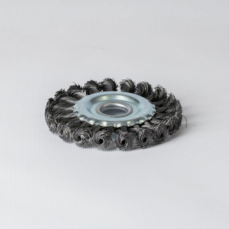 Щетка дисковая для УШМ YOKO 115мм 22мм проволока сталь крученая 227551