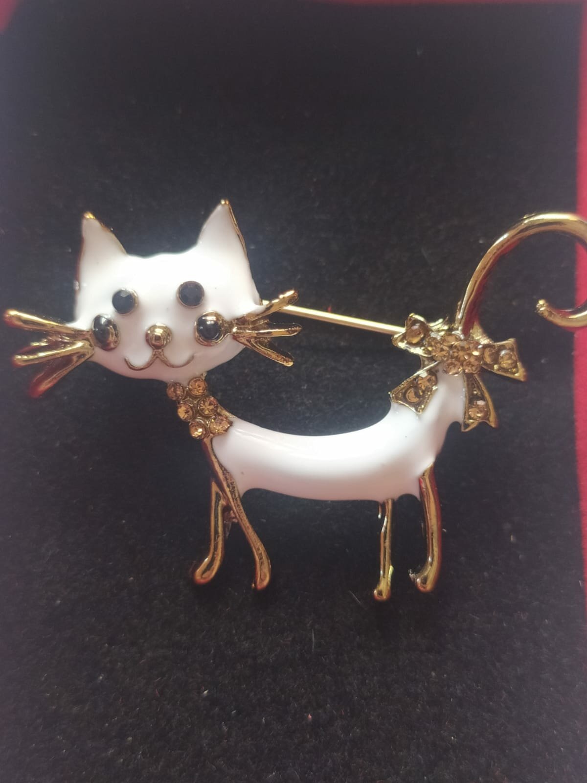 Брошь, стразы, эмаль