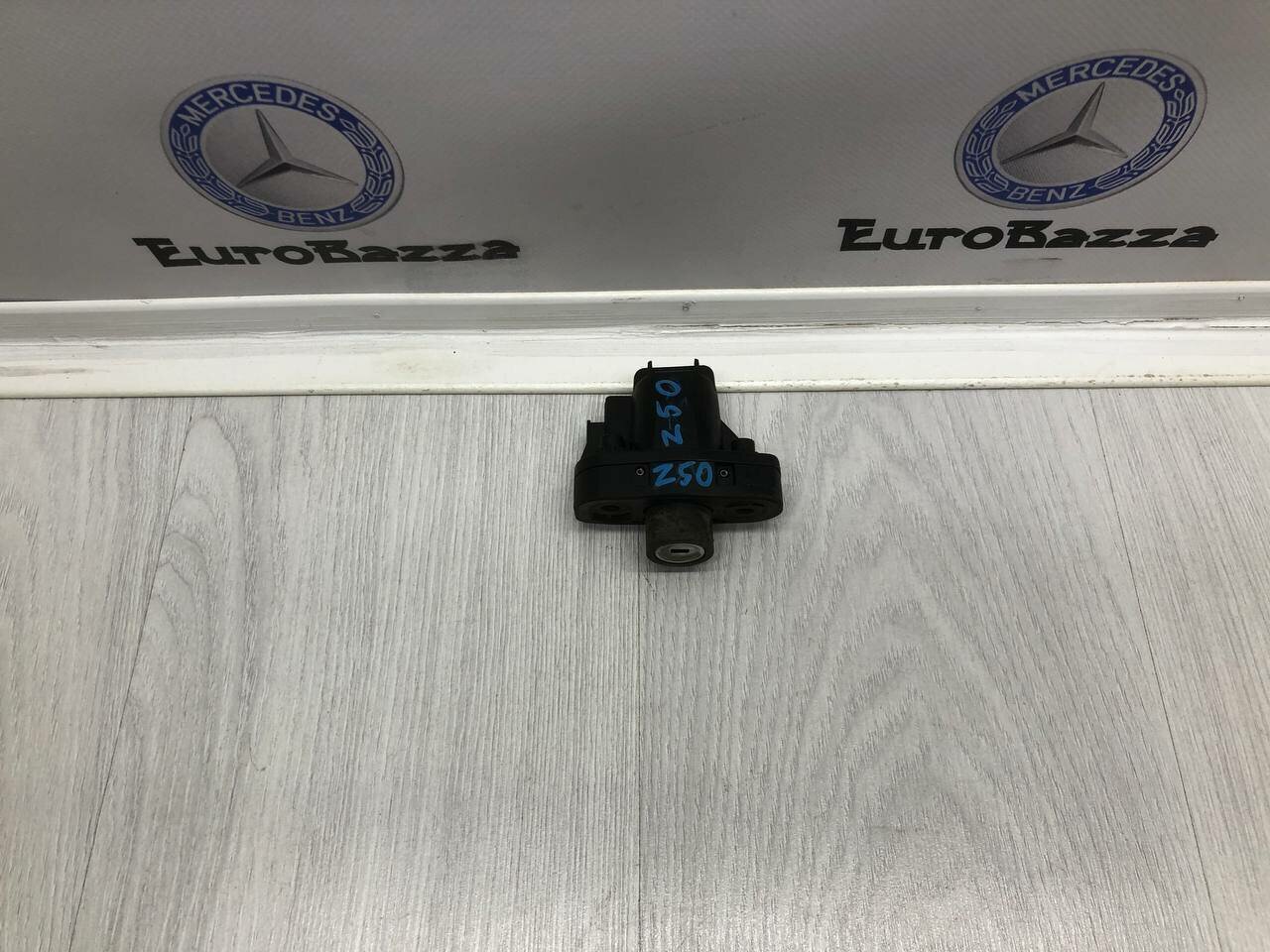 Личинка замка крышка багажника Mercedes W221 A2207500991