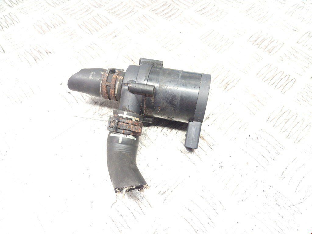 Дополнительная водяная помпа Audi A3 8P 1K0965561D арт. 680692
