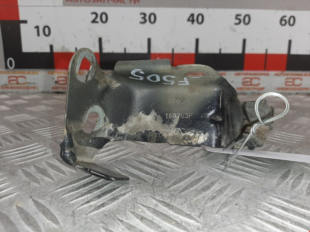 Кронштейн (крепление) переднего бампера левый Renault Megane 2 арт. 973813