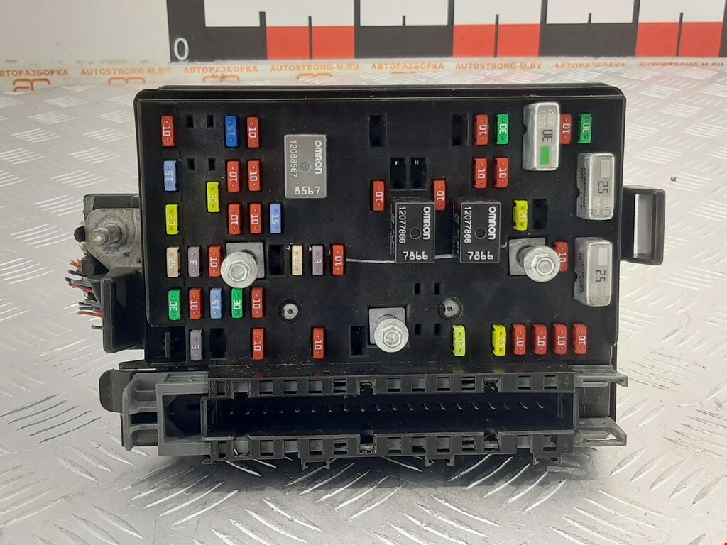 Блок предохранителей Chevrolet TrailBlazer 1 15077186 арт. 782278