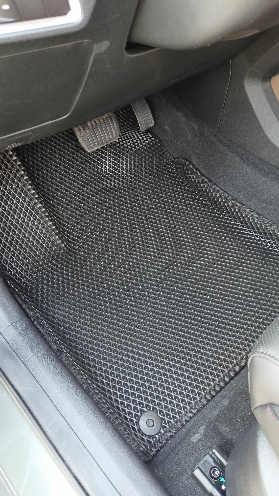 Коврики EVA (ЭВА) с бортами на GEELY COOLRAY, комплект в салон