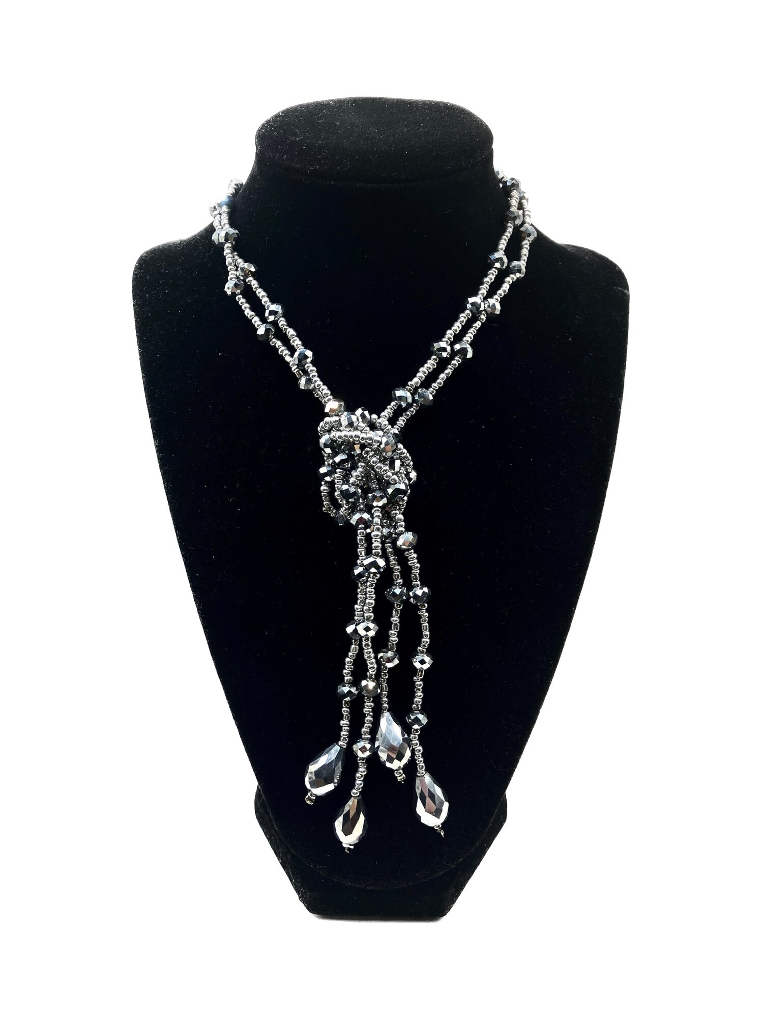 Колье, наношпинель