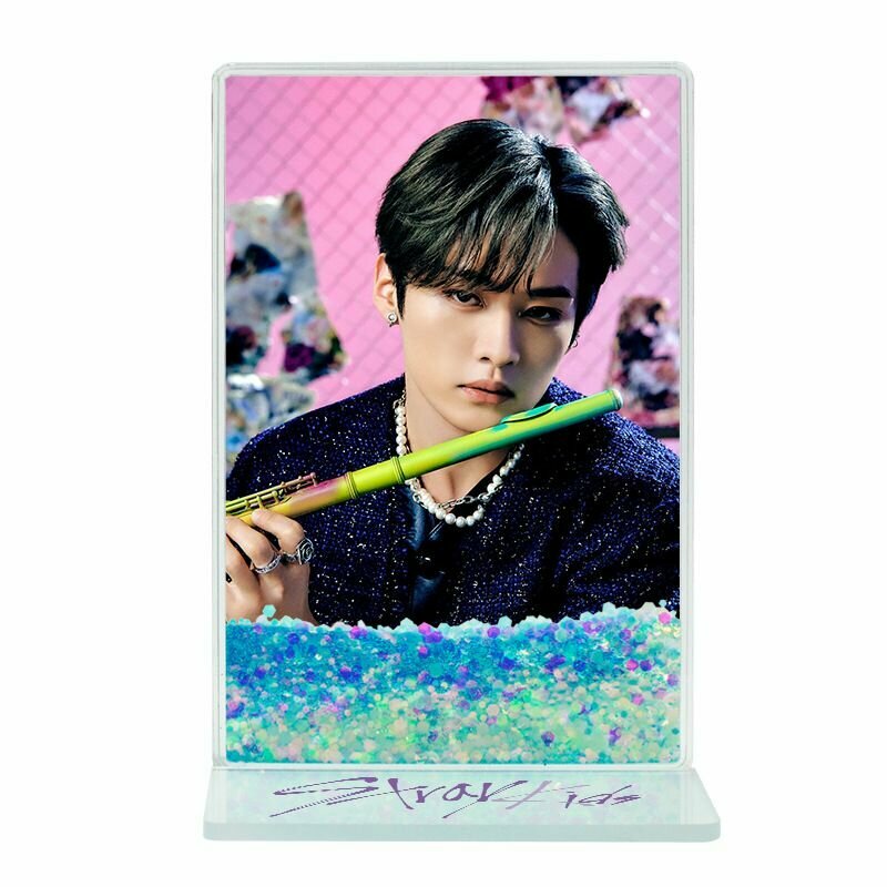 Акриловая фигурка статуэтка стенд участника к-поп группы Stray Kids - Lee Know - Ли Минхо - 3D открытка с блёстками