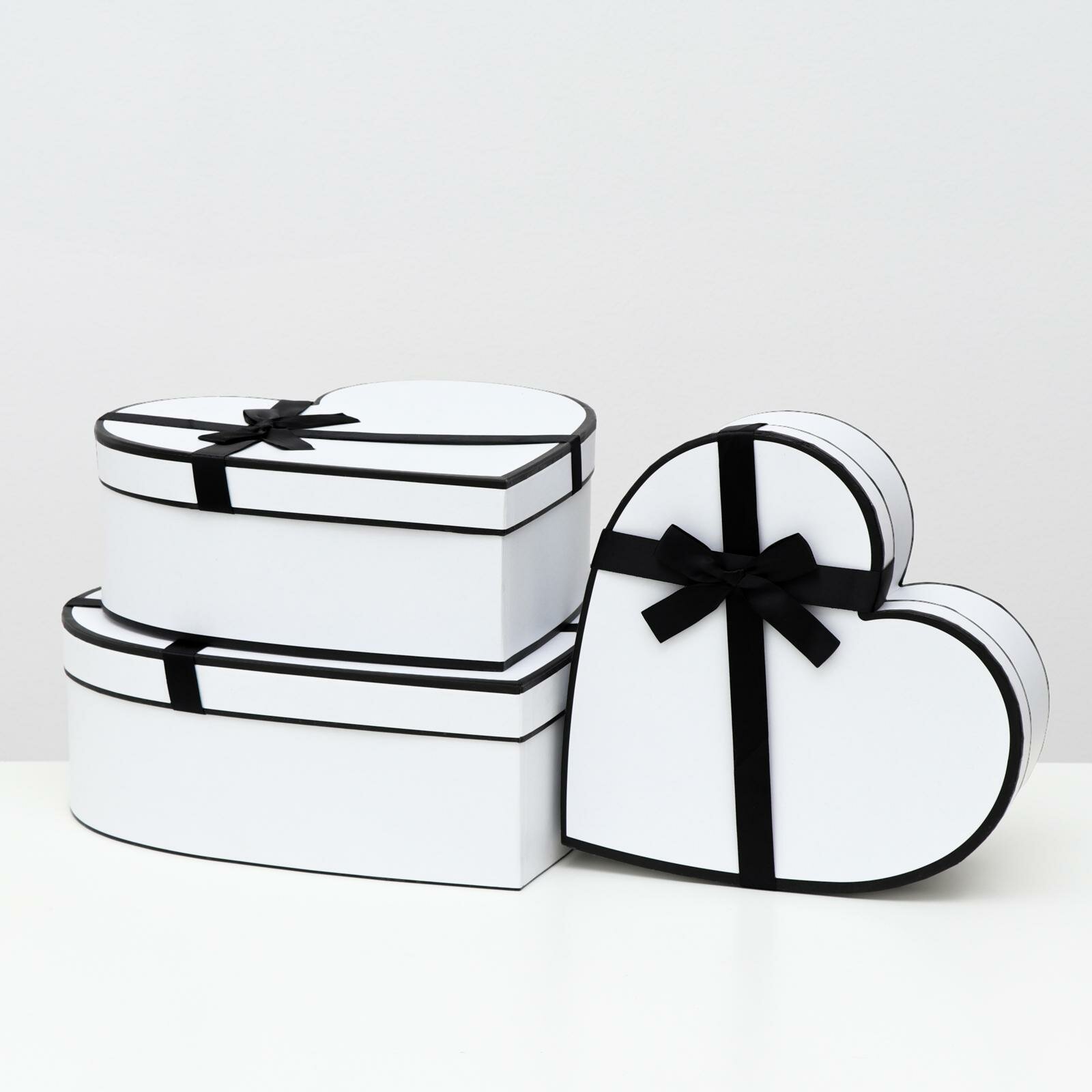 Набор коробок 3 в 1 "Сердца", 33 x 32 x 11,5 - 26 x 25 x 9,5 см, 7082048