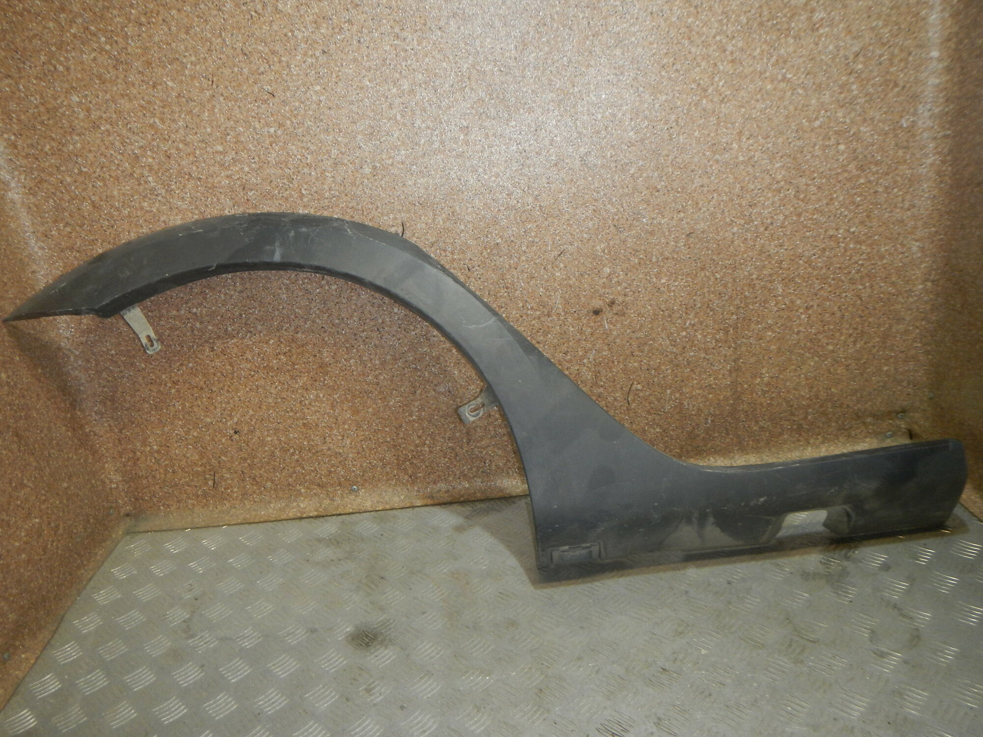 Б/У Накладка крыла заднего правого, Renault (Рено)-LOGAN (14-) RENAULT LOGAN (14-) Задиры, деформация. 520486 RENAULT ар...