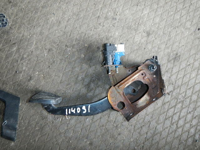 Б/У Педаль тормоза, Ford (Форд)-FUSION (02-) FORD FUSION (02-12) с разбора подкапченая 114091 FORD арт. 1474296