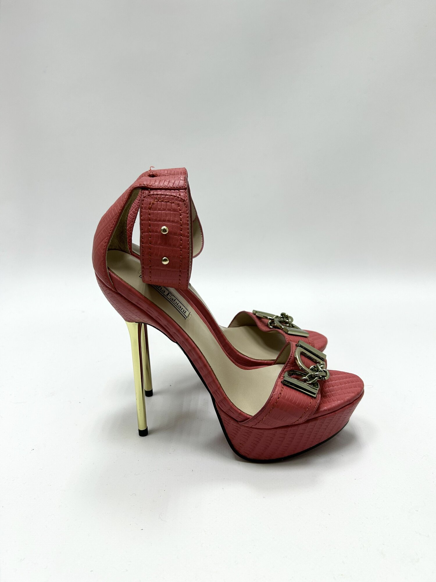 Босоножки Sasha 49.2 из натуральной кожи 35(36). Товар уцененный