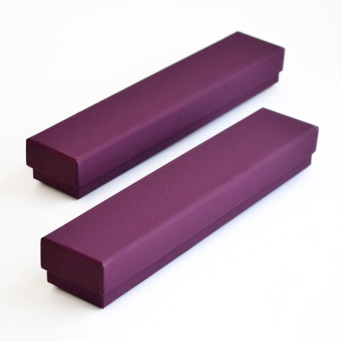 Подарочный картонный футляр "алиса" с мягким ложементом, прямоугольный