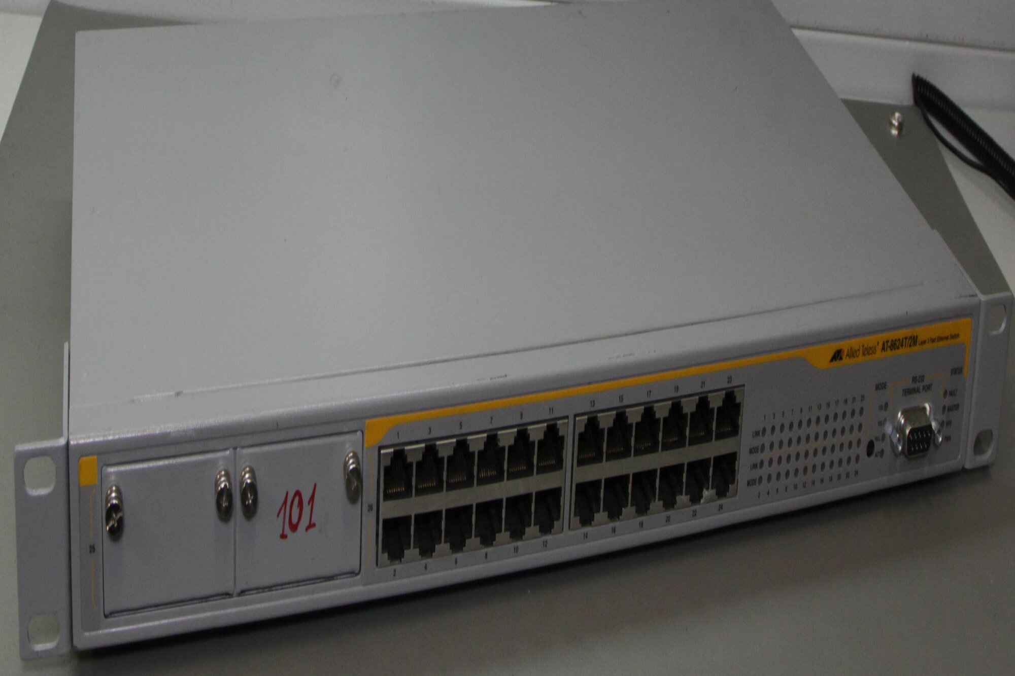 Коммутатор Allied Telesis AT-8624T/2M-50 (990-001066-50)