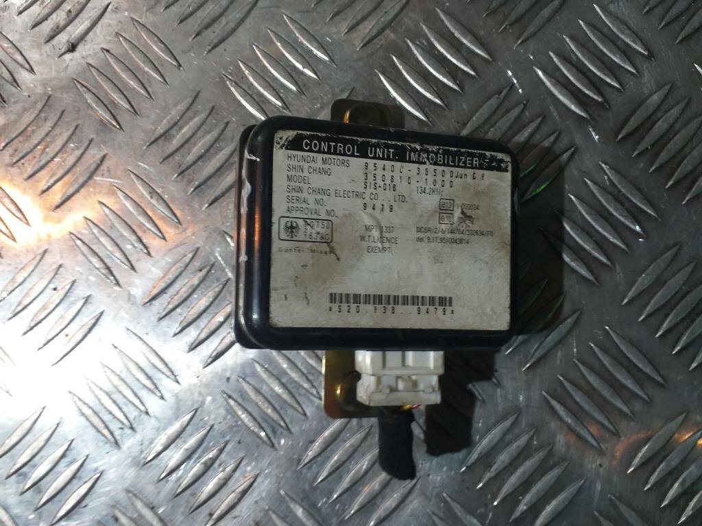 Блок управления центральным замком Б/У для Hyundai SANTA FE I (2000—2012) 9540038500