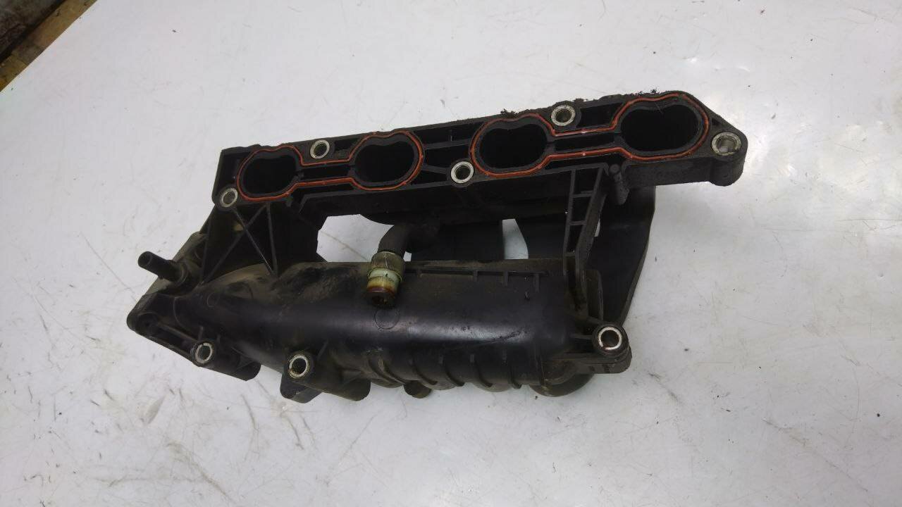 Впускной коллектор Ford Focus 2000 XS4E9424