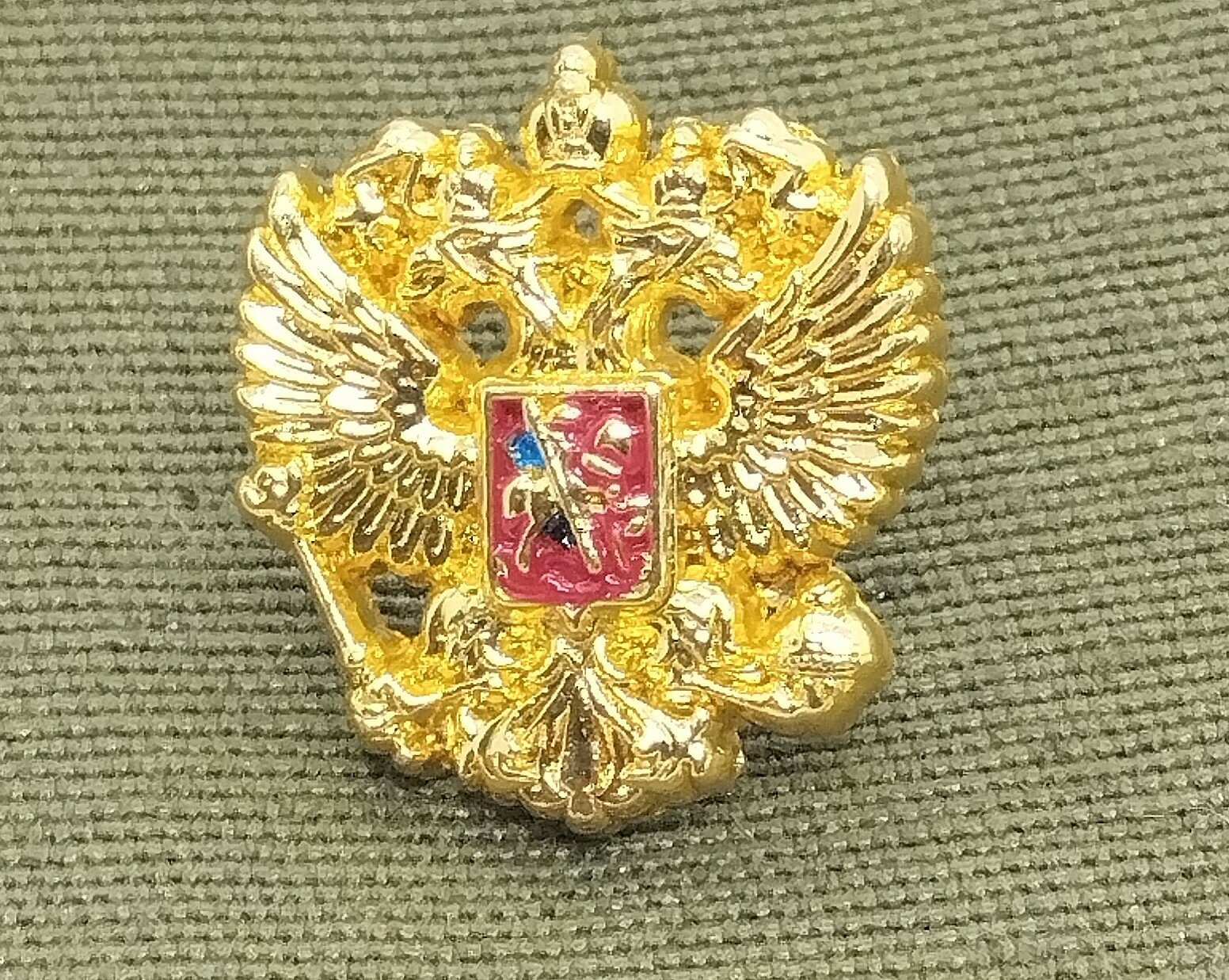 Значок Герб России, на подложке