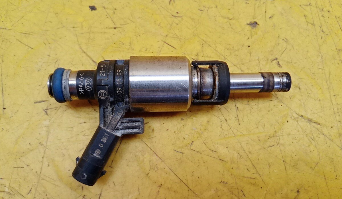 Форсунка инжекторная электрическая Passat CC Volkswagen 06H906036G