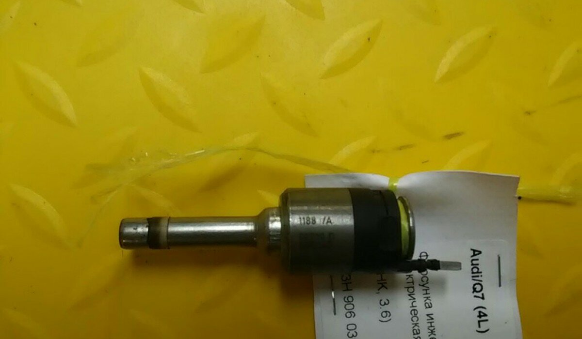 Форсунка инжекторная электрическая Q7 (4L) Audi 03H906036A