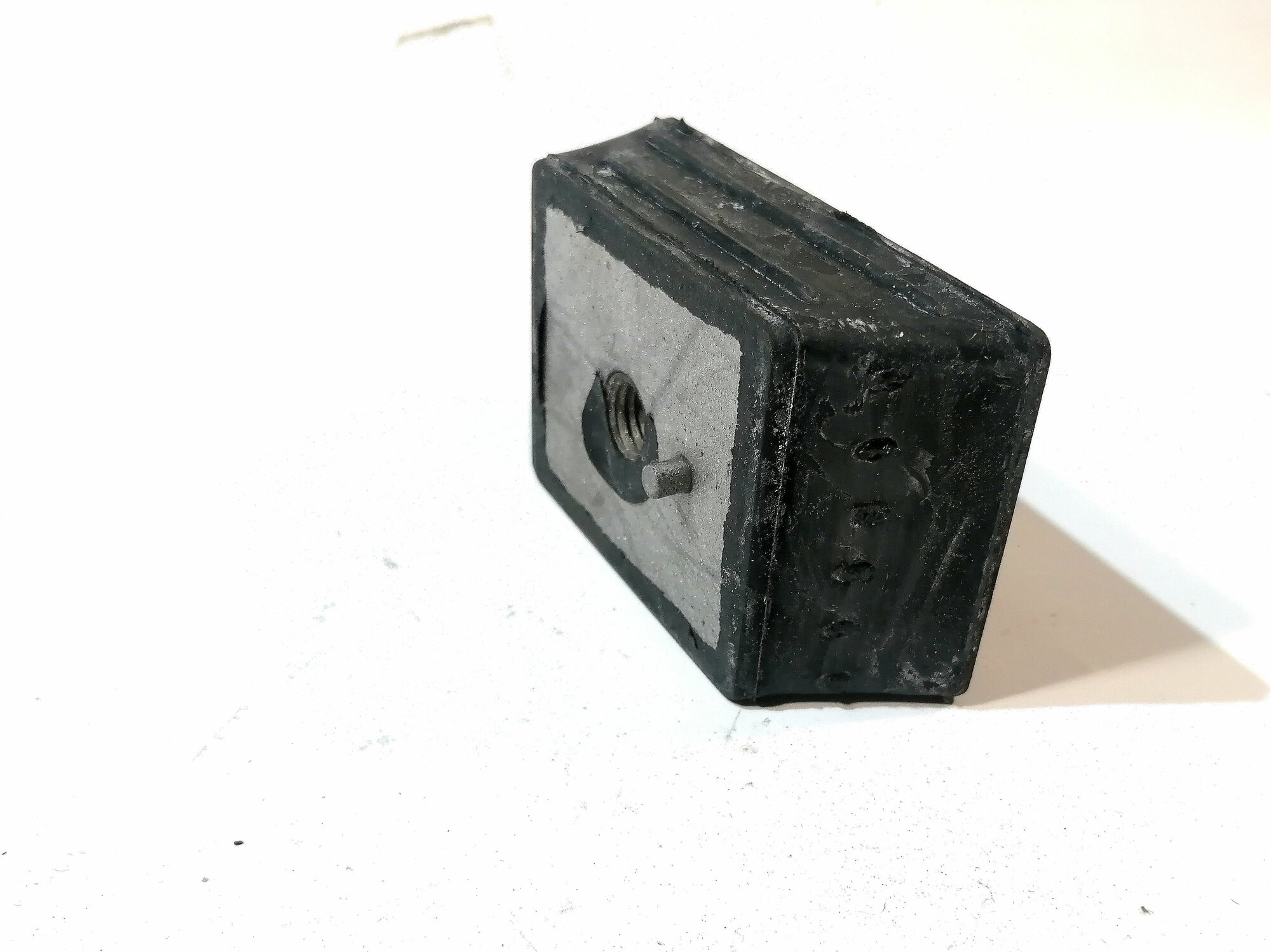 Подушка Г-3102,3302 двигателя передняя с ребрами 3102-1001020