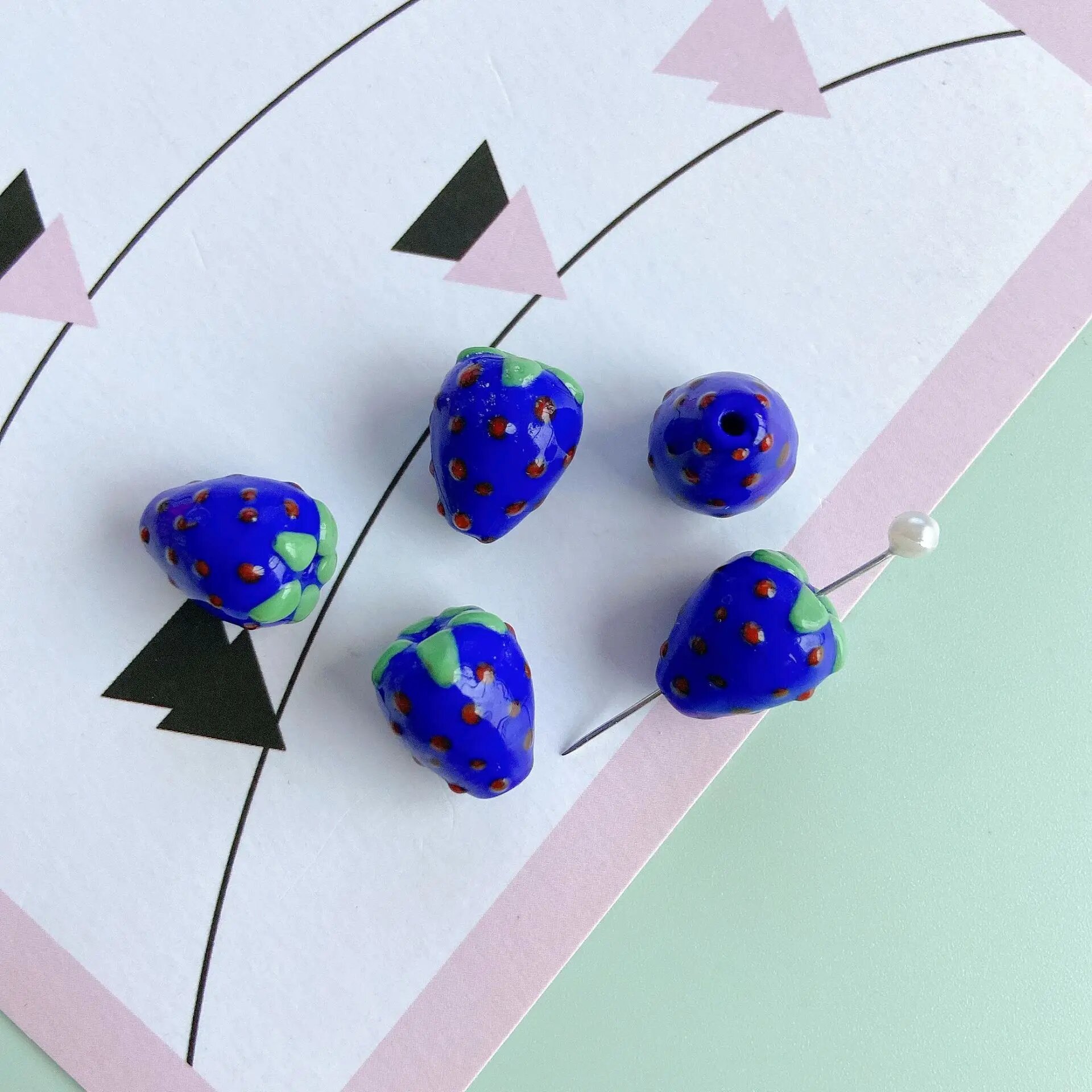 YoZuSmily 3D стеклянные бусины клубника 5 шт.