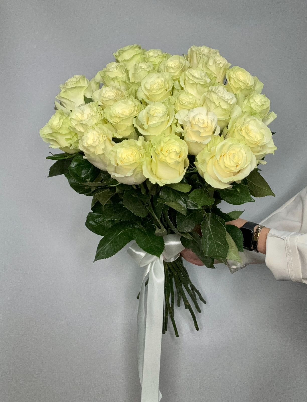 Букет эквадорских роз Ver Flowers "Мондиаль", 25 шт, белый цвет