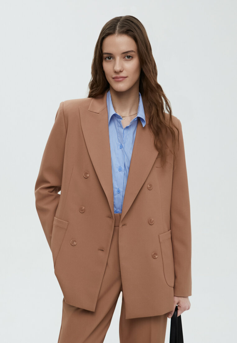 Пиджак двубортный с длинным рукавом