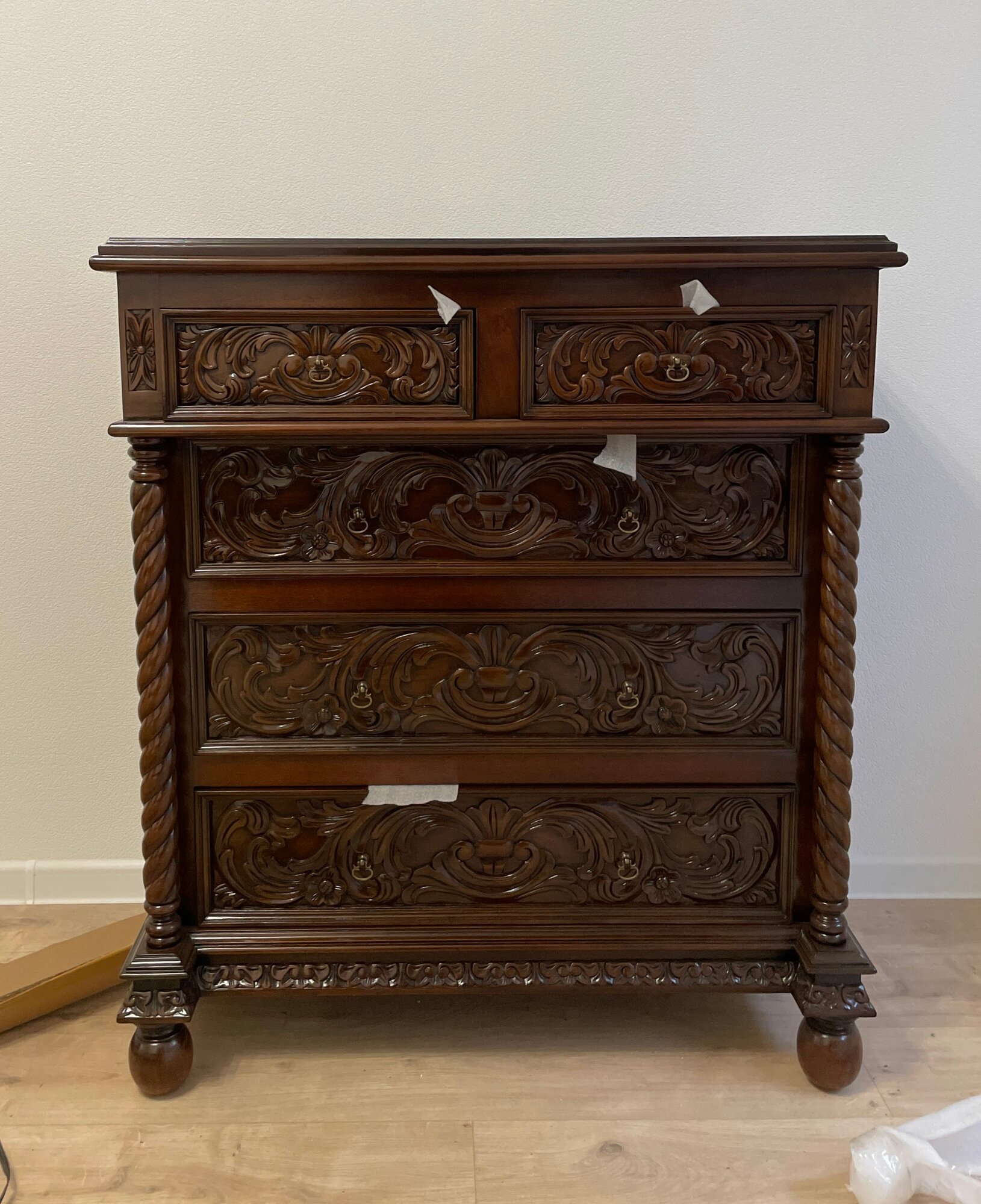 Комод PCD 08 Индонезия из массива красного дерева, Резной - винтажный, под старину 110х98х49см