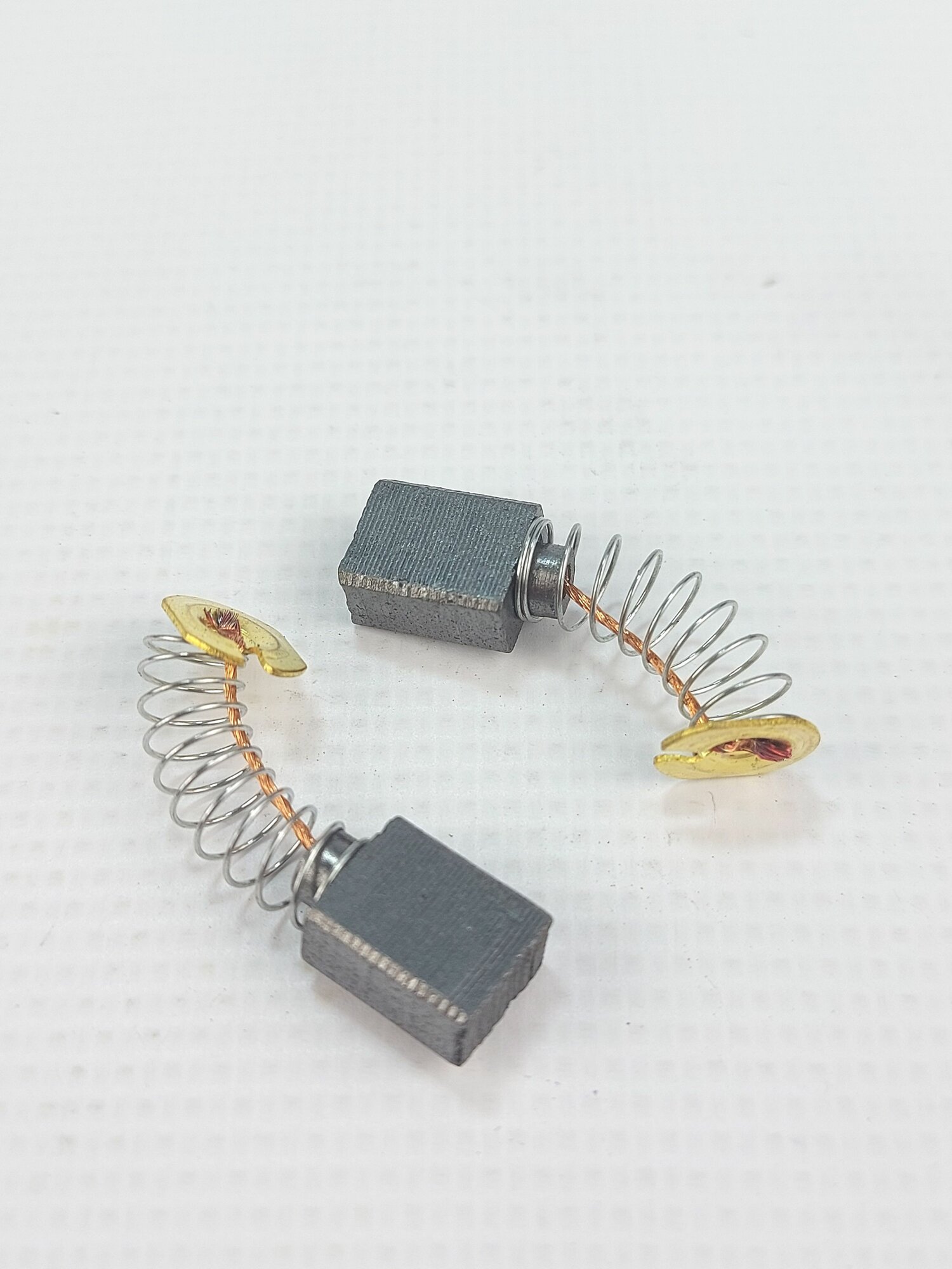 Щетка угольная 5,5х8,8х11 ИНТЕРСКОЛ (пружина-пятак) ДШ-10/320Э2