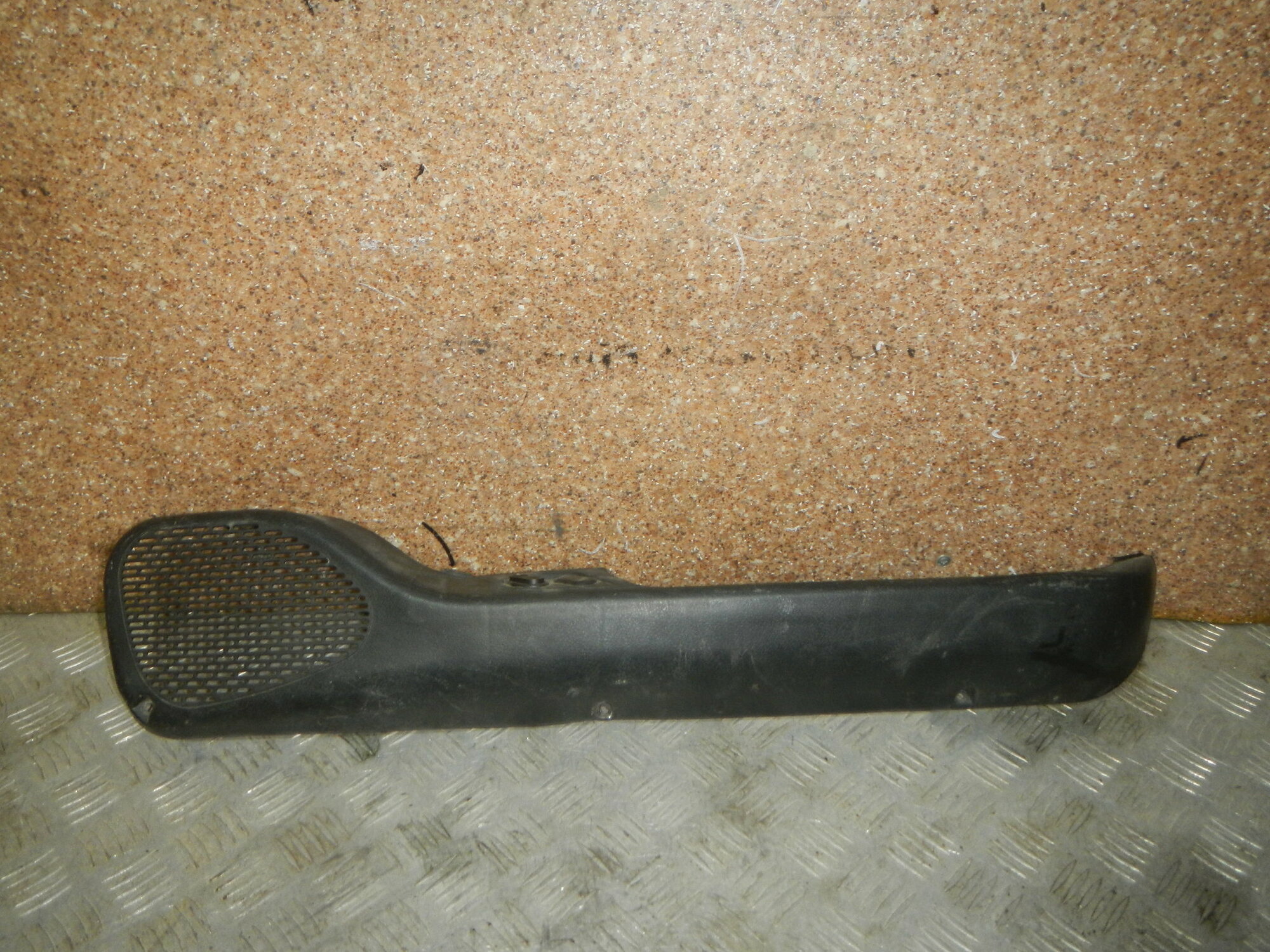 Б/У Накладка двери, ВАЗ (VAZ)-2115 ВАЗ 2115 Карман передней правой двери,с кнопкой с/п. Царапины. 595660 LADA арт. 210836...