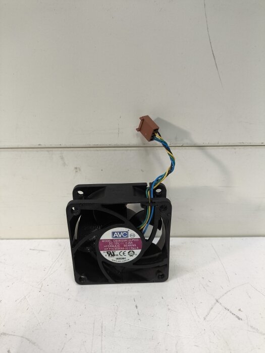 Вентилятор AVC 60x60x25 DS06025R12UP005 12V 0.26A 4 pin