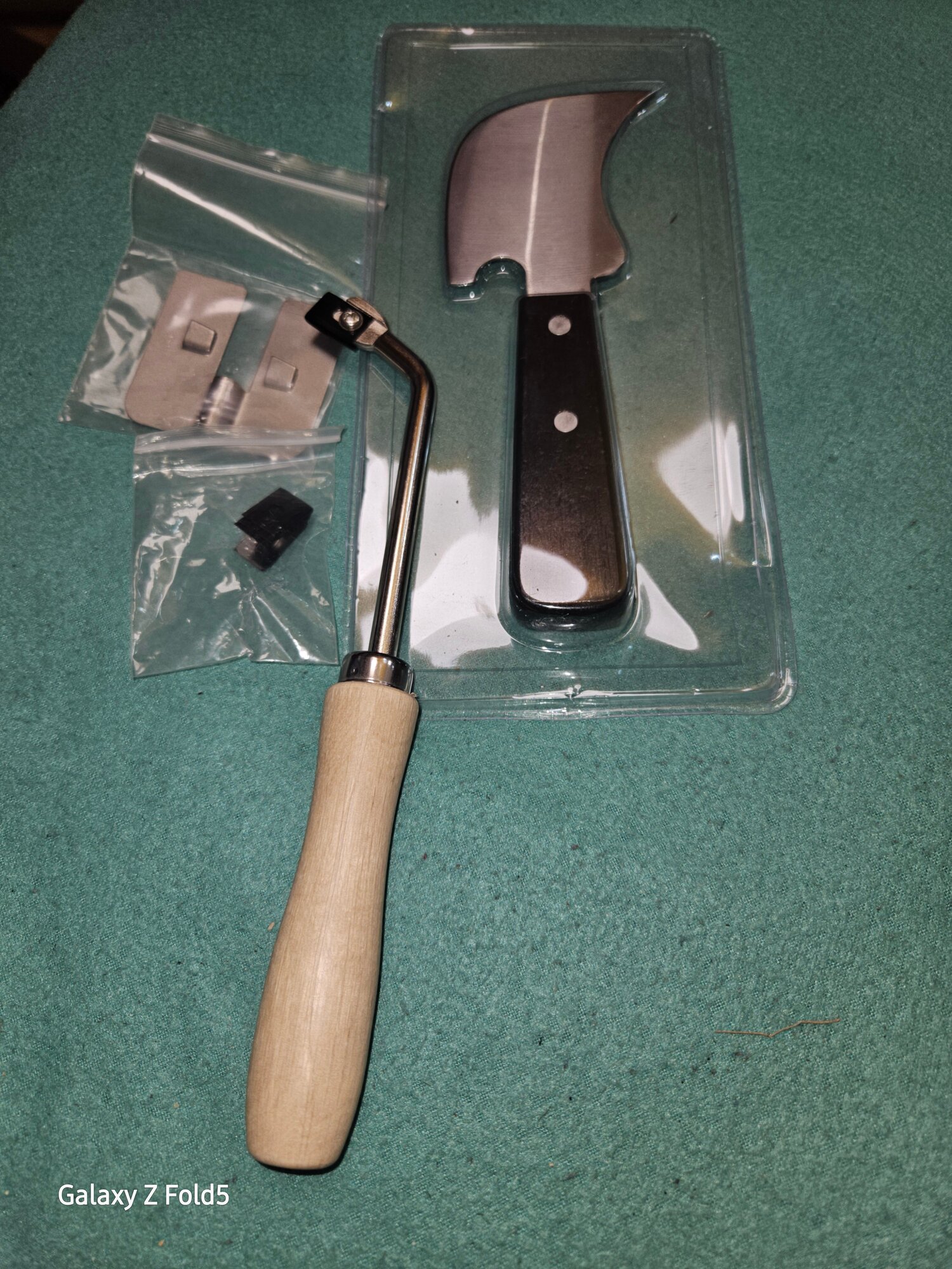 Рустовка для снятия фаски шва / Нож полумесяц для подрезки шнура при сварке напольных покрытий ПВХ линолеума