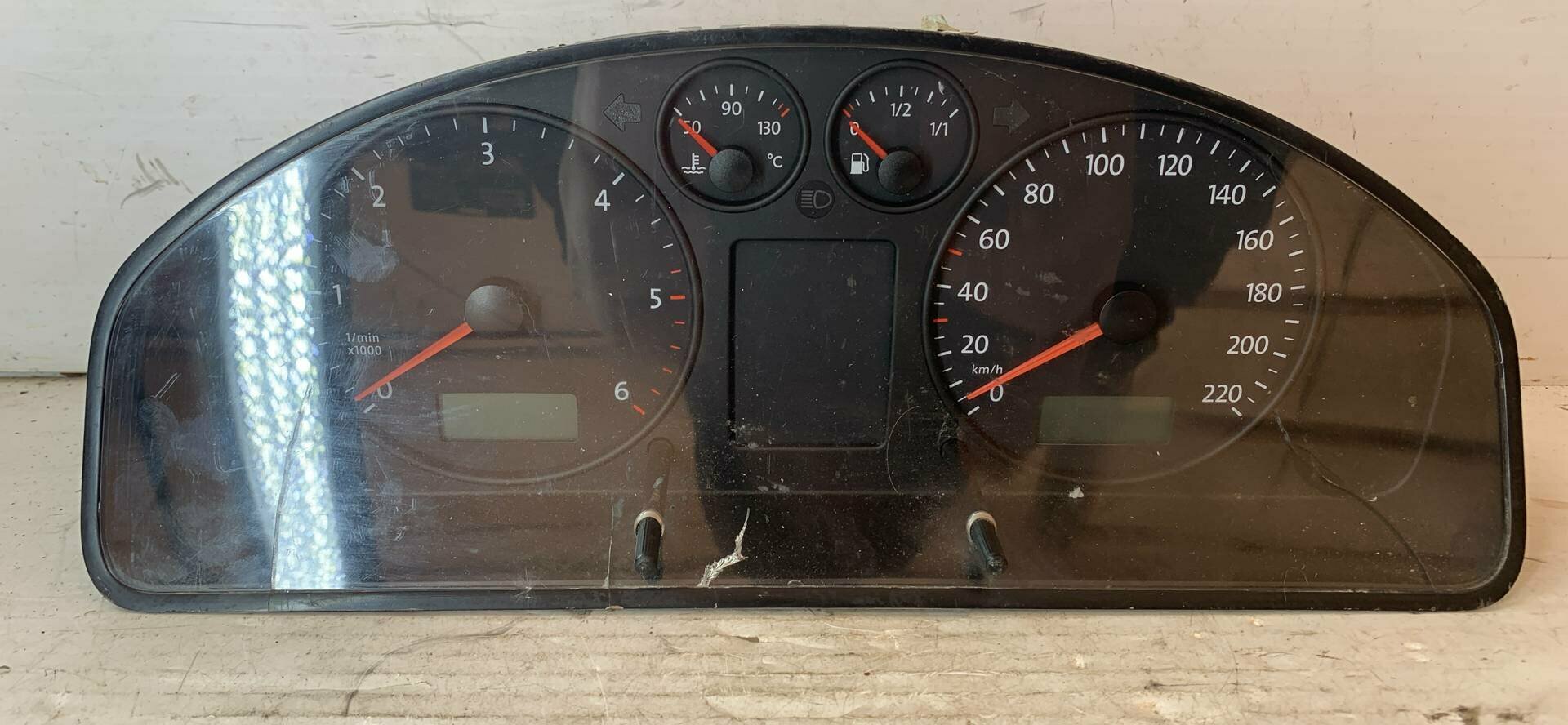 Панель приборов (щиток) Volkswagen Transporter T5 (2002 - 2009) 88311346