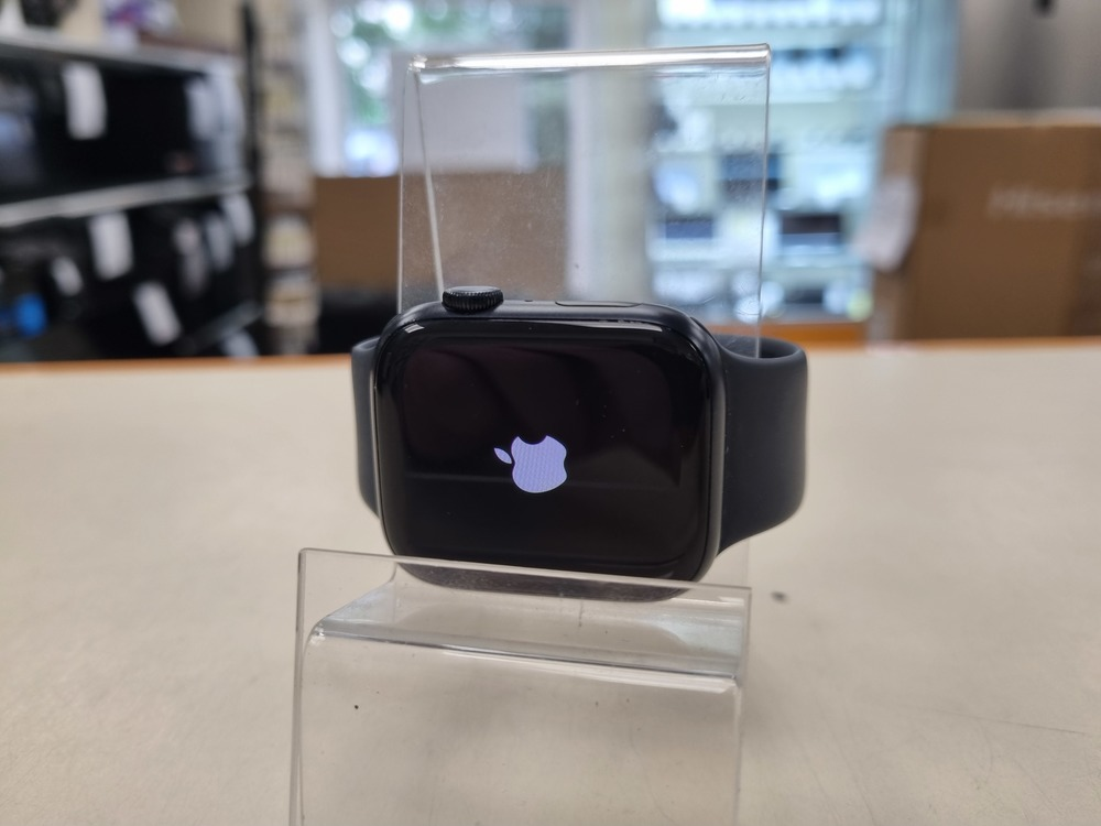 Смарт часы и браслеты Apple Смарт-часы Apple Watch Series 7 45mm Б/У