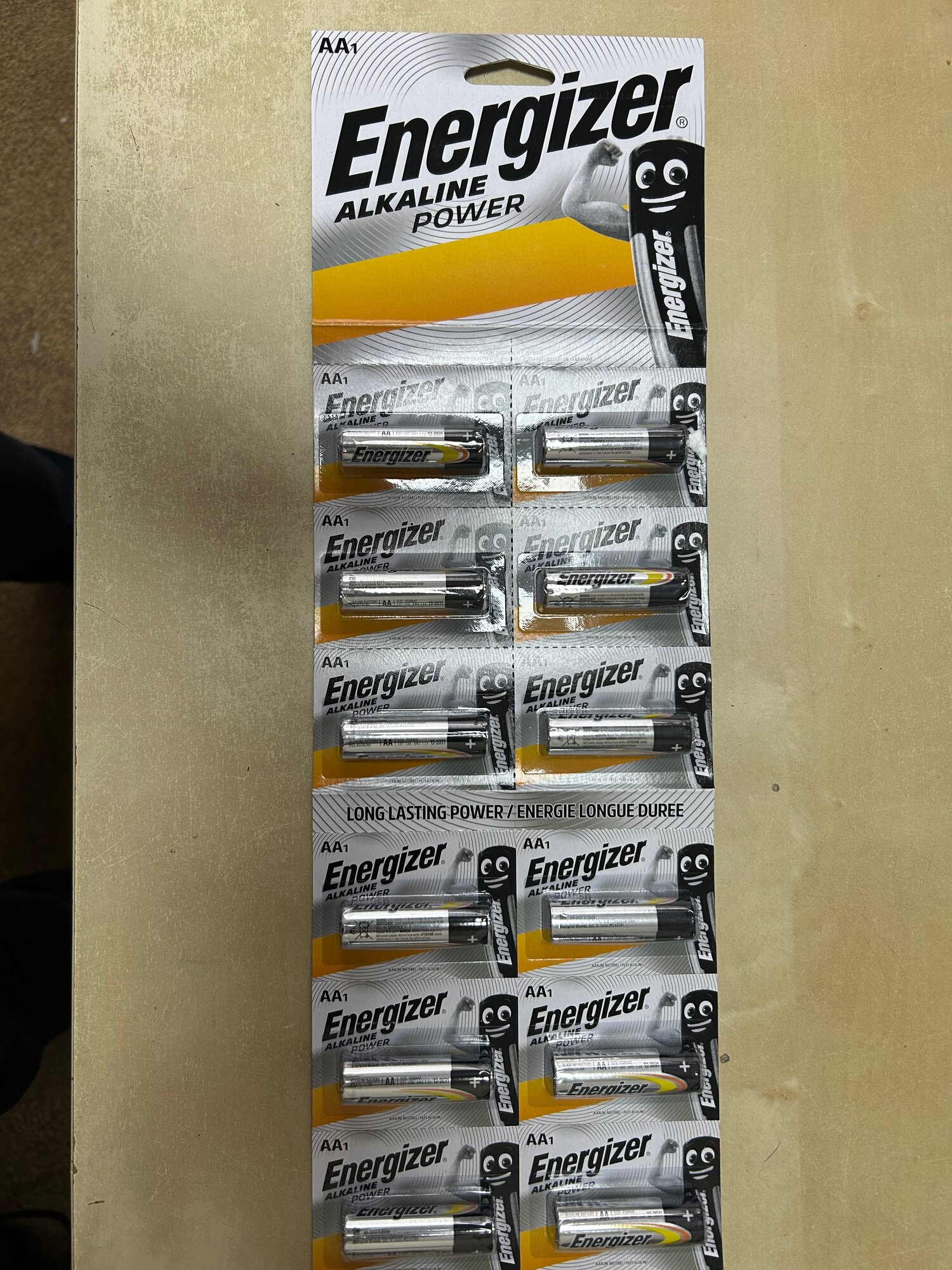 Батарейка щелочная Energizer LR6 AA пальчиковая упаковка 12 шт,