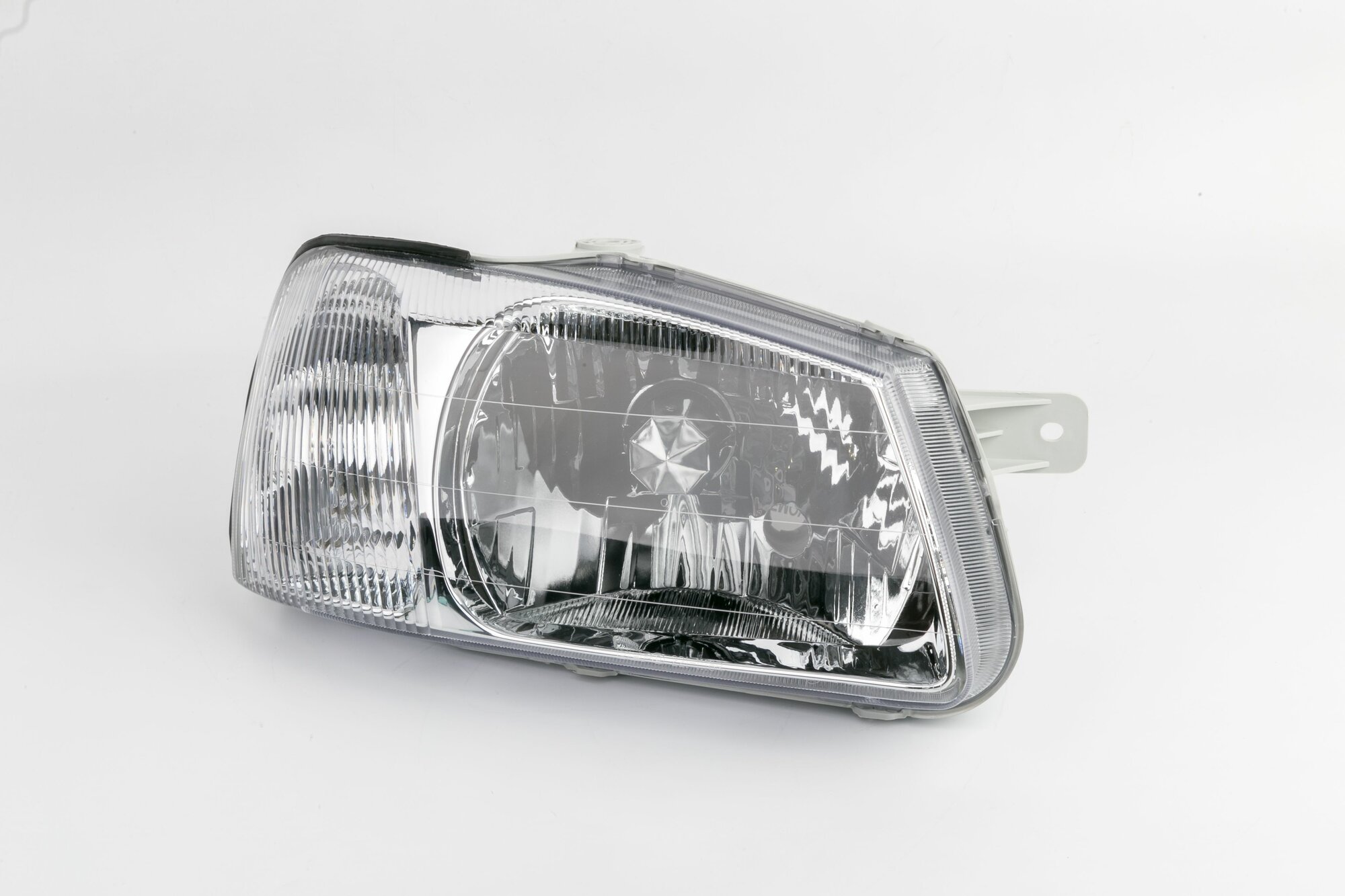 Фара правая для Хендай Акцент 2000->, oem 9212025020 арт 2211116RLDEM