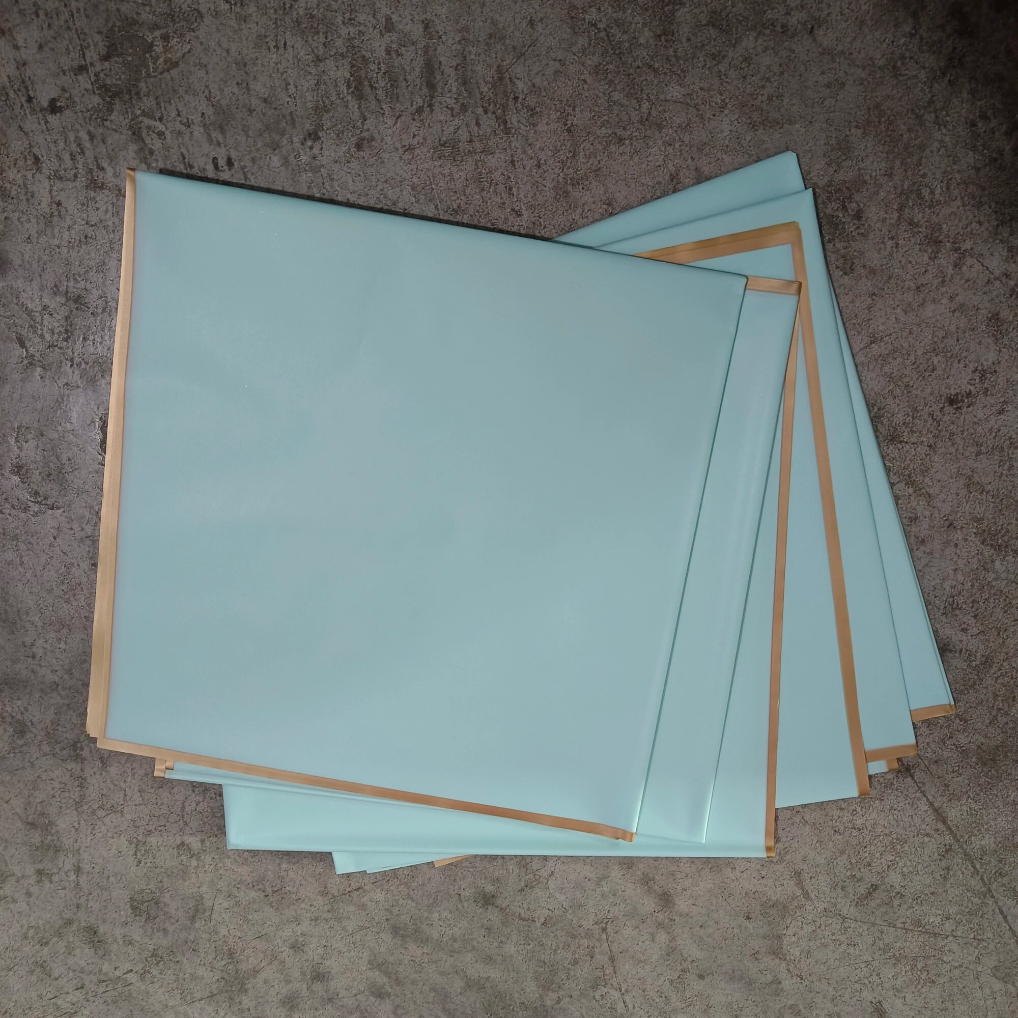 Бумажная упаковка для букетов YTYIN, золотые края Green 20pcs