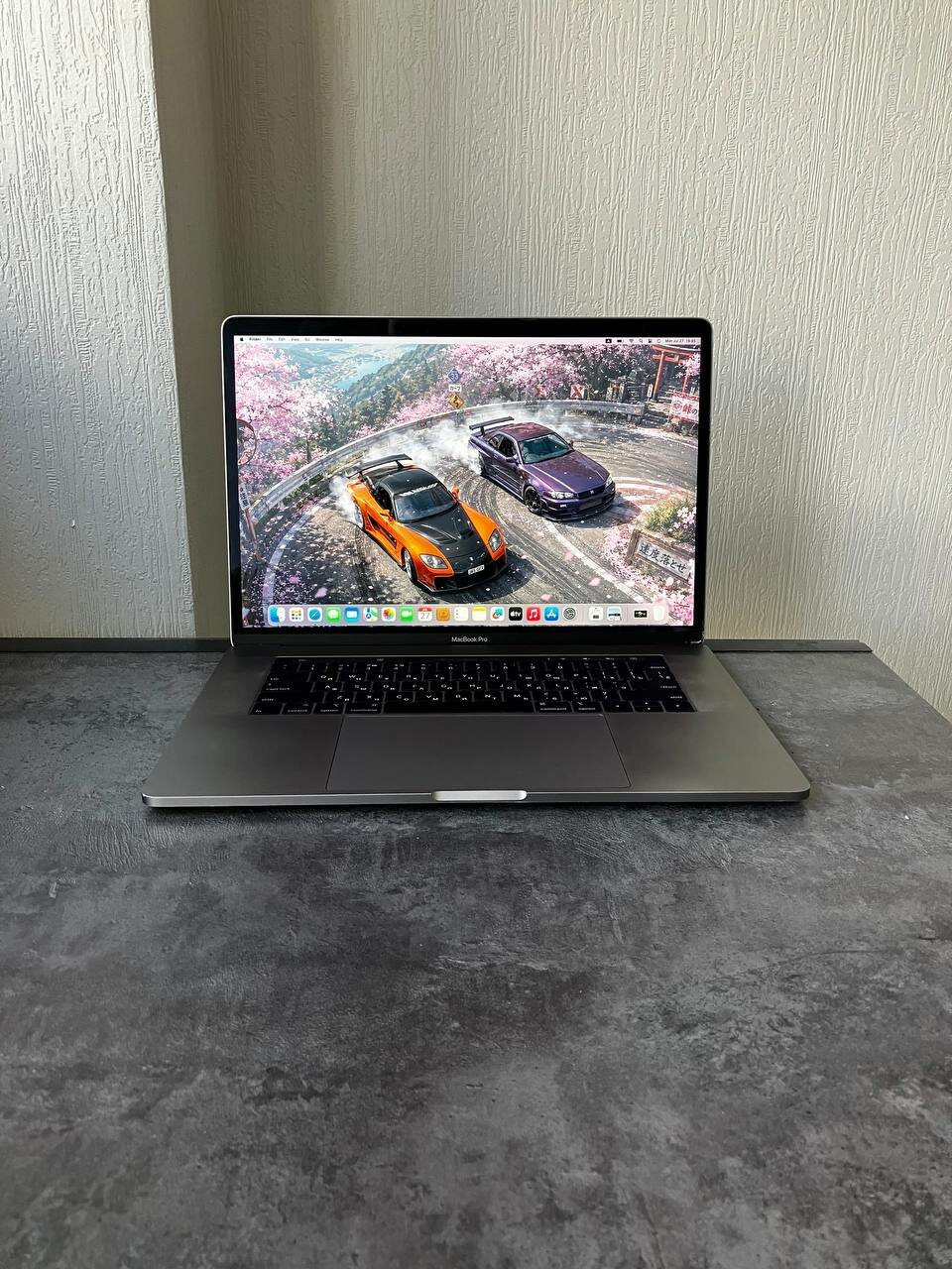 15.4" Ноутбук Apple MacBook Pro 15 2018 2880x1800, Intel Core i9 2.9 ГГц, RAM 16 ГБ, SSD 1 ТБ, AMD Radeon Pro 560X
