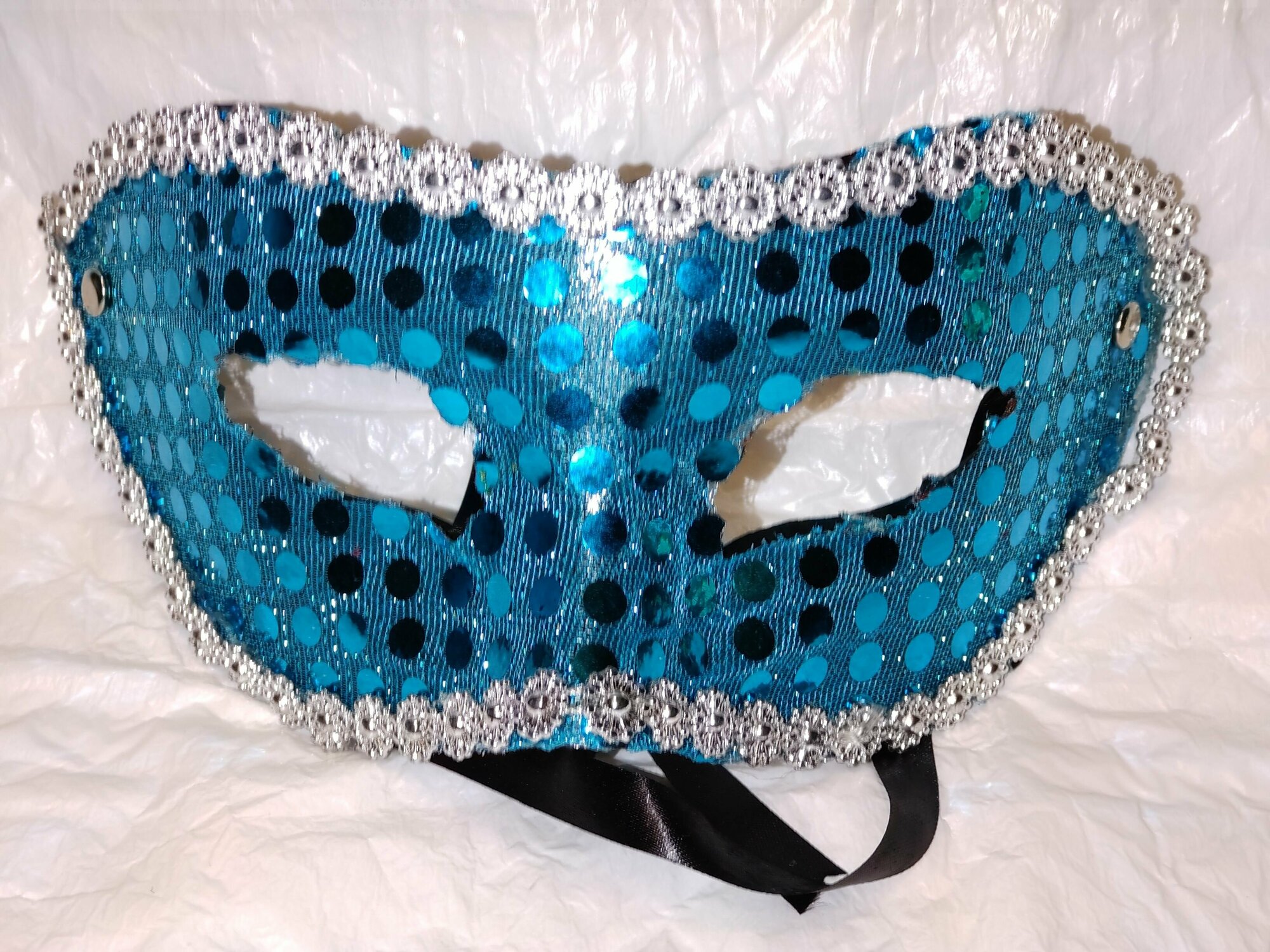 Карнавальная венецианская маска с кружевами . Синяя.