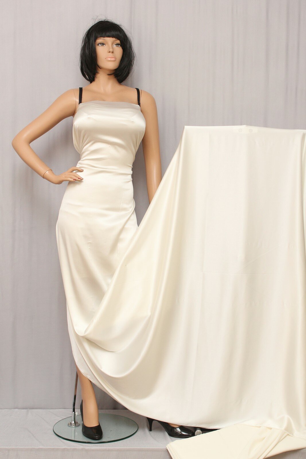 Ткань Шёлковый атлас-стрейч Maliparmi молочно-белый, ш136см, 0,5 м