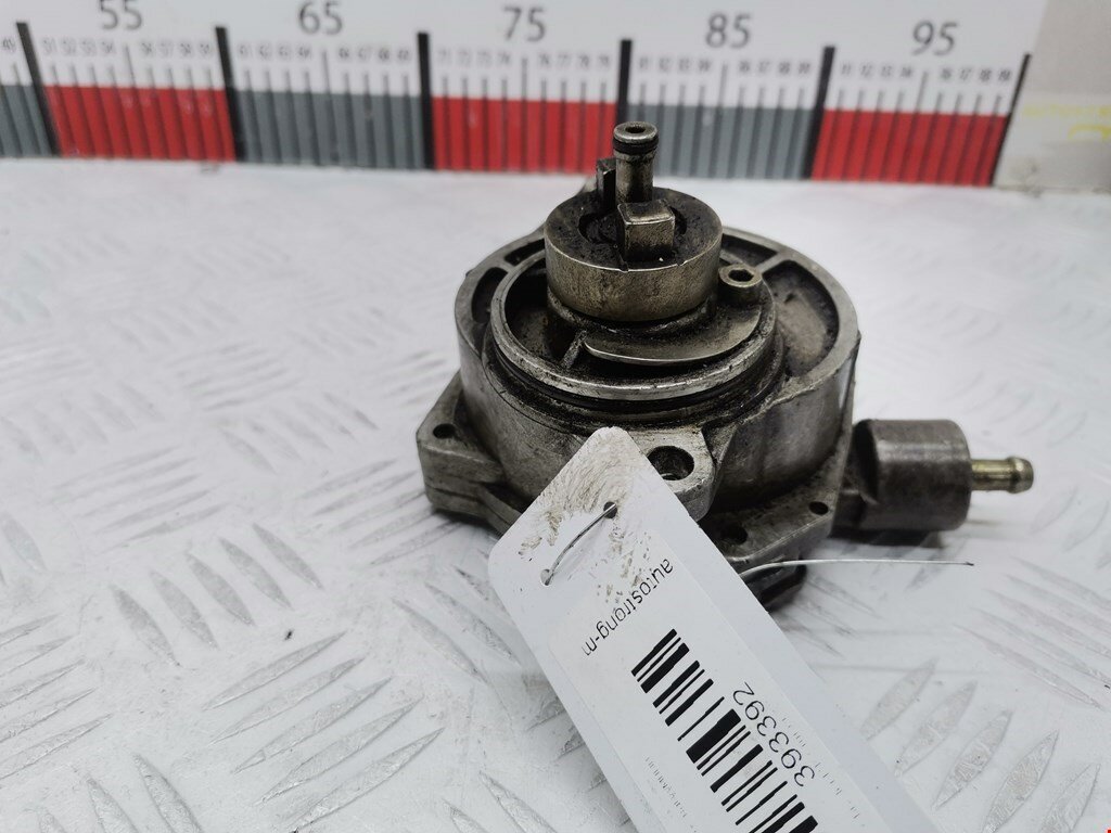 Насос вакуумный Chrysler PT Cruiser 5080456AA арт. 393392