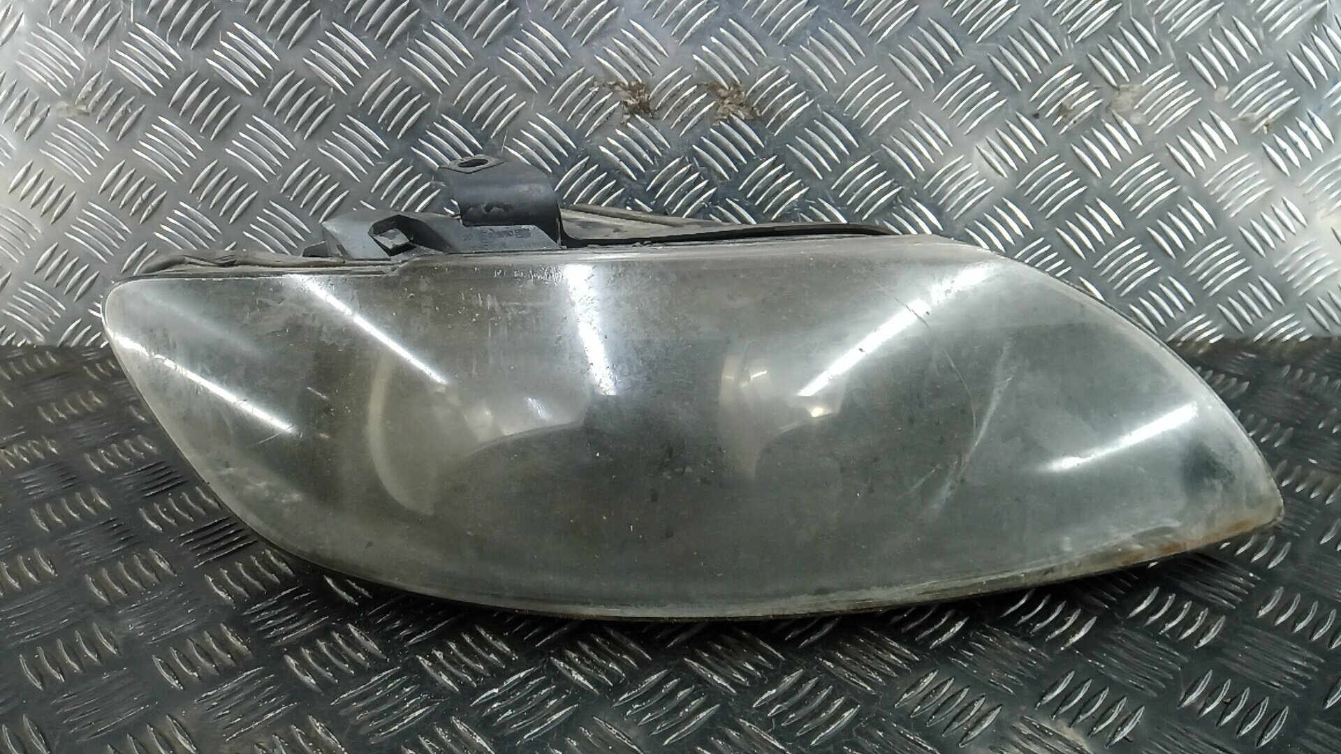 Фара правая AUDI Q7, Номер 4L0941030C