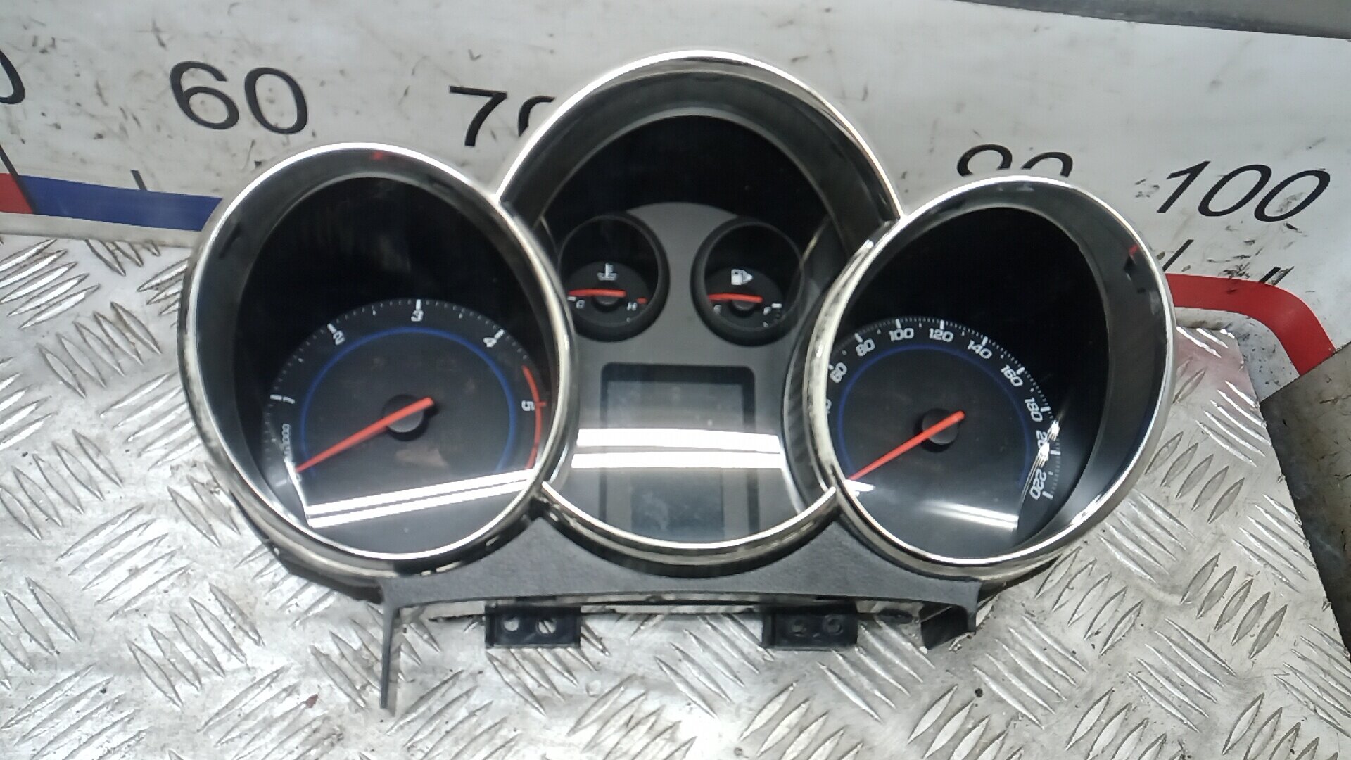 Щиток приборов CHEVROLET CRUZE J300, Номер 95981272