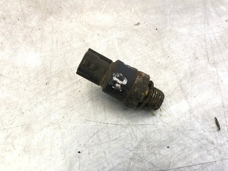 Датчик давления масла Renault Logan LS 2004 (б/у)