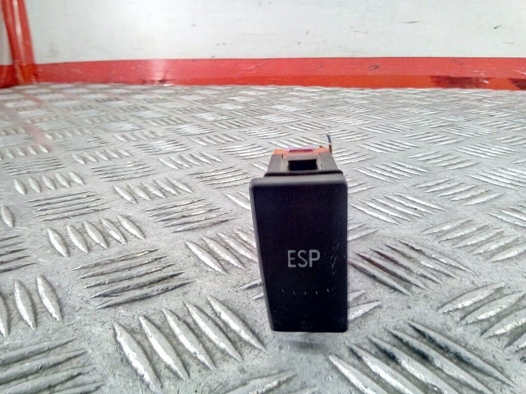 Кнопка антипробуксовочной системы Volkswagen Passat 5 GP 3B0927134A арт. 516573