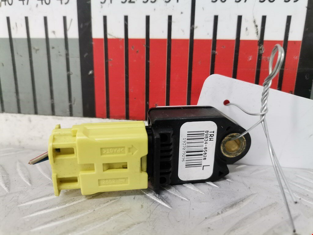 Датчик удара Toyota Avensis 2 (T250) 8983405020 арт. 1633208