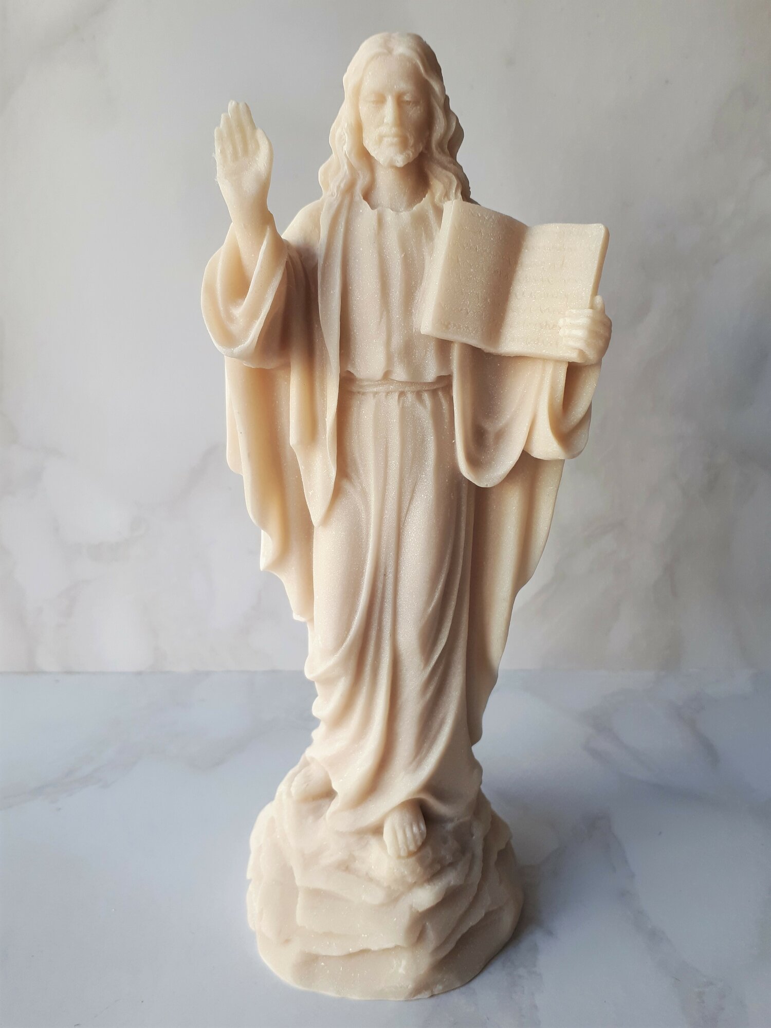 Статуэтка Иисус, высота 18см. Мраморная крошка. Цвет белый. Религиозная, православная фигурка.