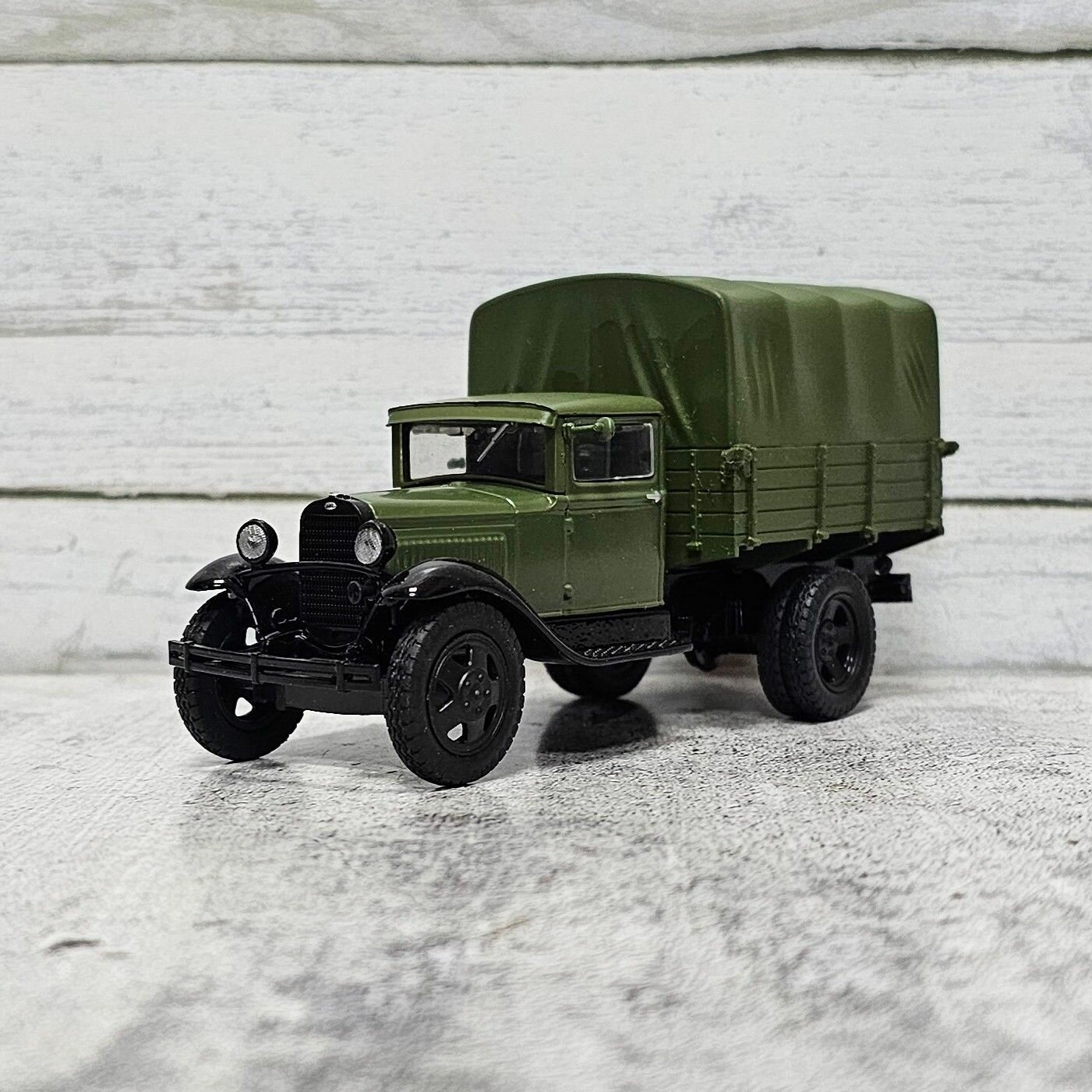 Горький АА Коллекционная модель 1/43