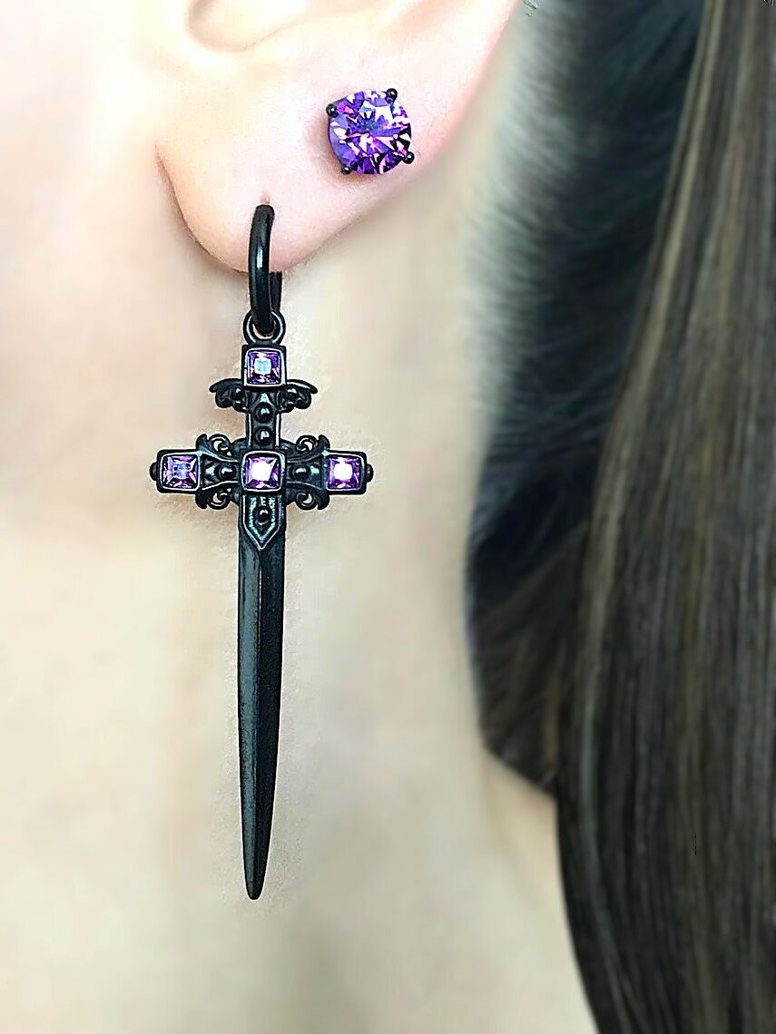 Моносерьга, славянский оберег, искусственный камень, фианит, металл