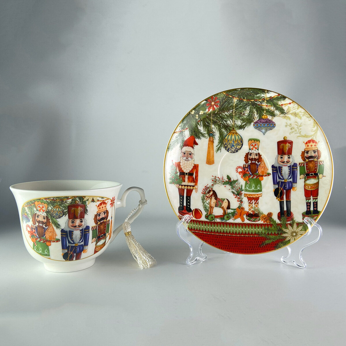 Чайная пара из фарфора, чашка объем 200мл, блюдце диаметр 14.5см, в подарочной упаковке