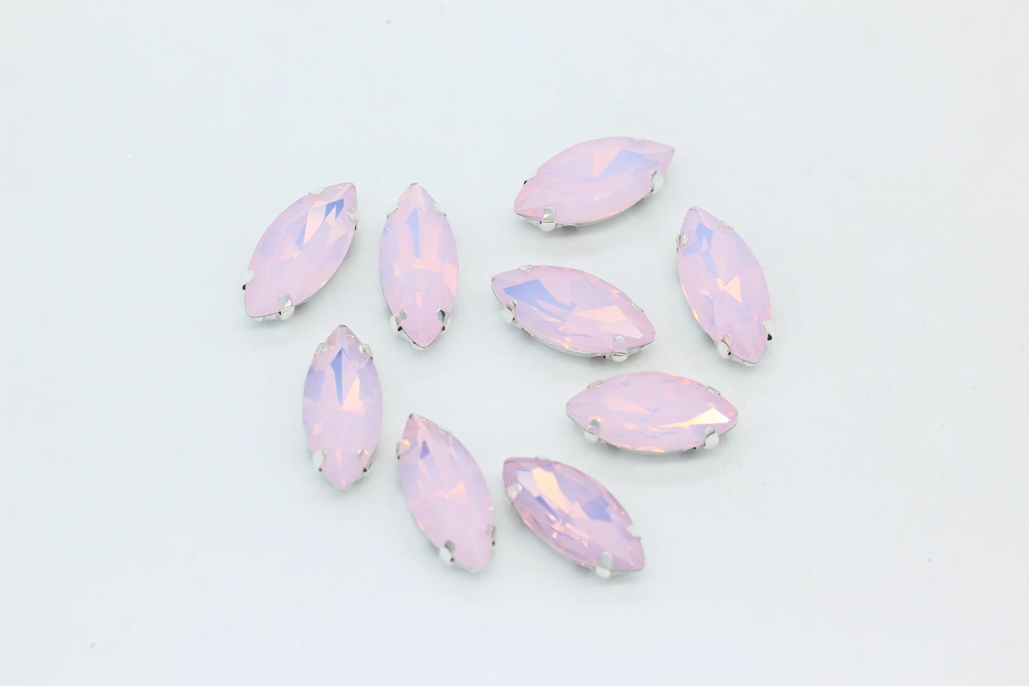 Стразы QiARSOYOO опаловые, стеклянные, с серебряным когтем Розовый, 4x8mm-30pcs, pink opal