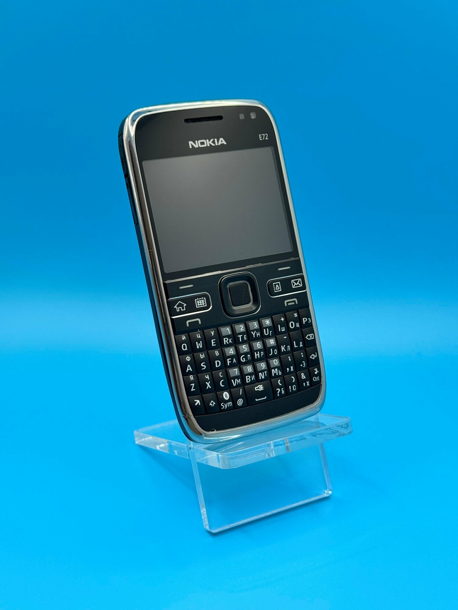 Мобильный телефон Nokia E72
